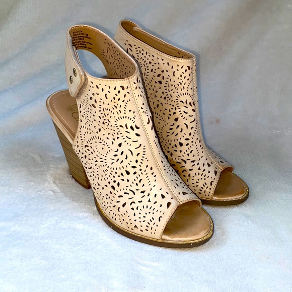 Jessica Cline | Shoes | Jessica Cline Cut Out Peep Toe Heel Shoes ...